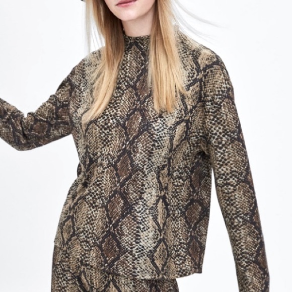Zara | Sweaters | Zara Snakeskin Print Sweater Mock Neck Pullover Boxy ...